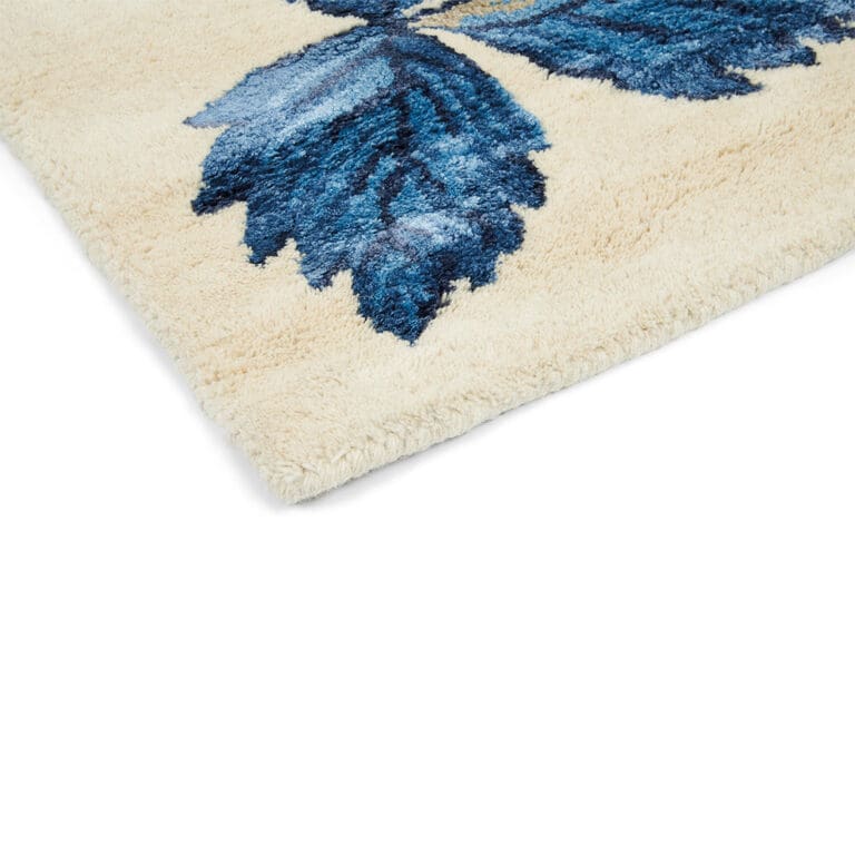 Elegant gulvteppe i krem og blått: Wild Strawberry fra Wedgwood - Art ...